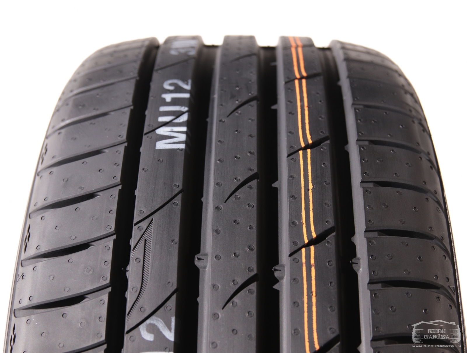 Vasaras riepas 225/60 R18 Marshal (Kumho) MU12