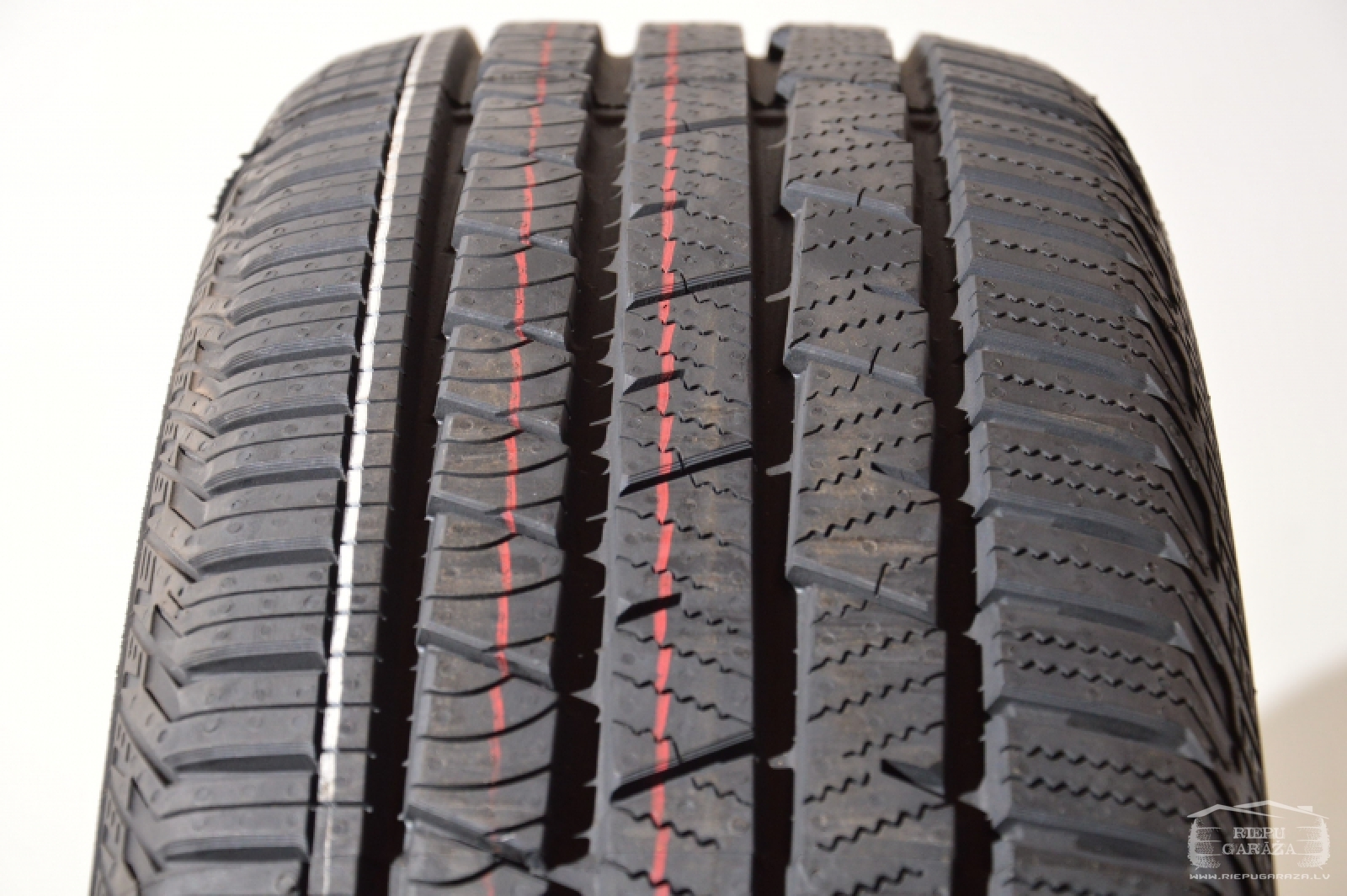 Vasaras riepas 235/55 R19 Continental Cross Contact LX Sport | Riepu Garāža