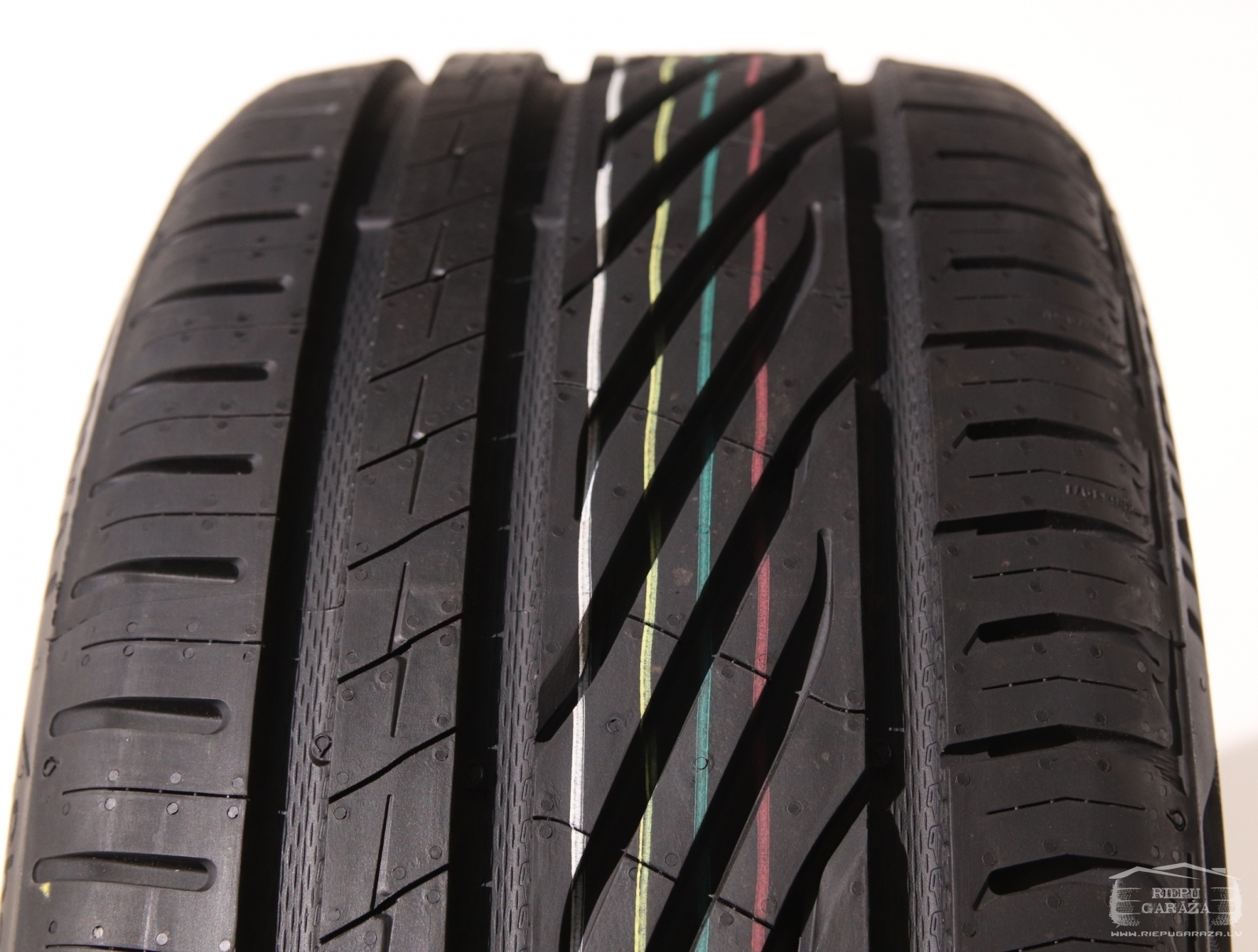 Летние шины 215/55 R16 Uniroyal RainSport 5