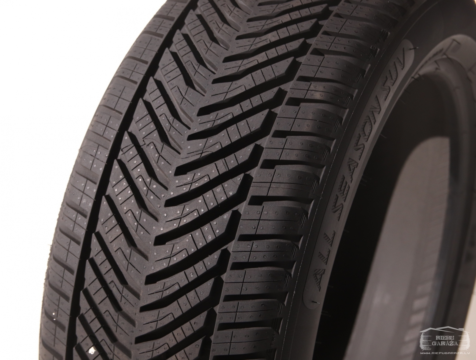 Vissezonas riepas 235/55 R18 Kormoran ALL SEASON SUV | Riepu Garāža