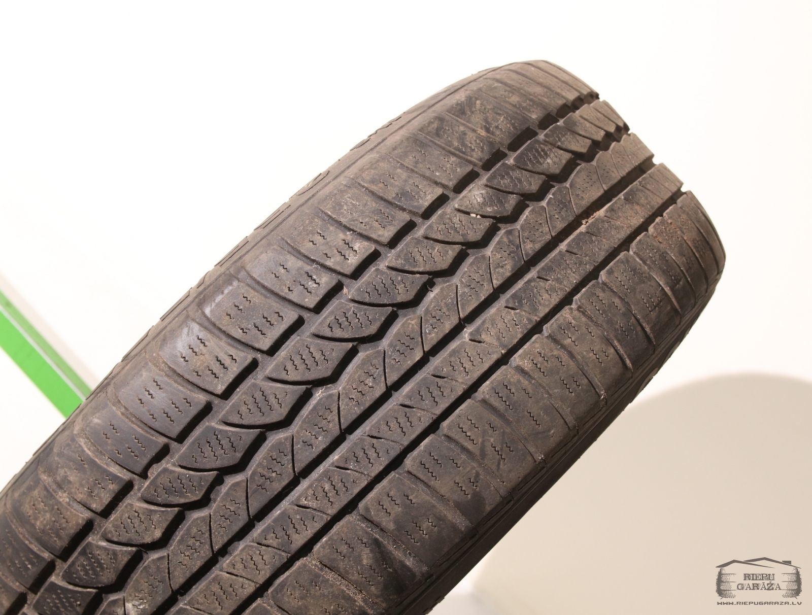 Ziemas riepas 255/55 R18 Continental 4X4 Winter Contact