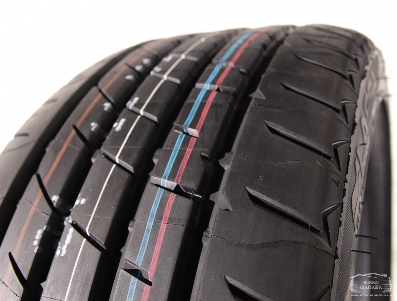 Vasaras riepas 245/50 R18 Lassa DRIVEWAYS SPORT+ | Riepu Garāža