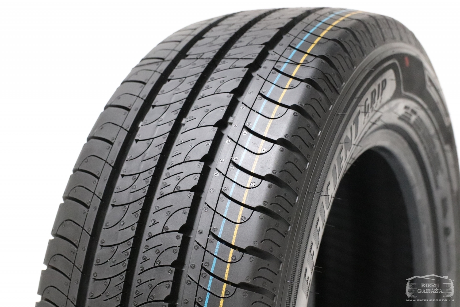 Vasaras riepas 215/60 R17 Goodyear Efficientgrip Cargo