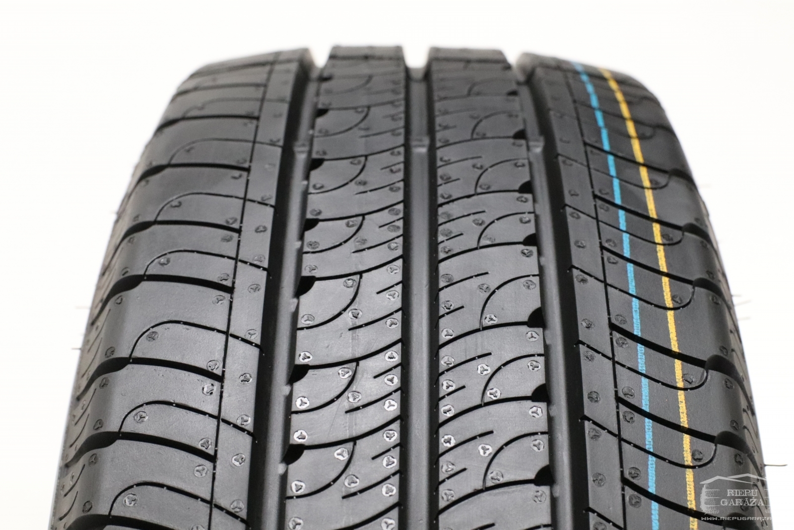 Vasaras riepas 215/60 R17 Goodyear Efficientgrip Cargo