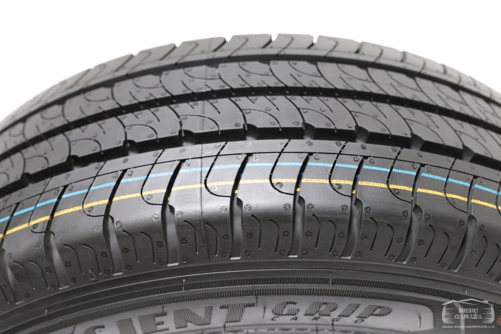Vasaras riepas 215/60 R17 Goodyear Efficientgrip Cargo