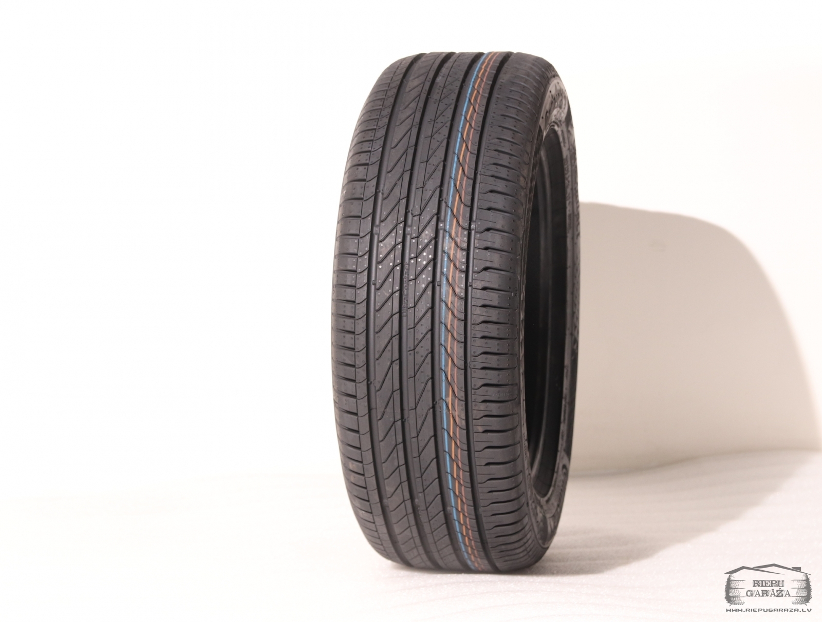 Летние шины 235/55 R19 Continental ULTRACONTACT NXT CRM FR