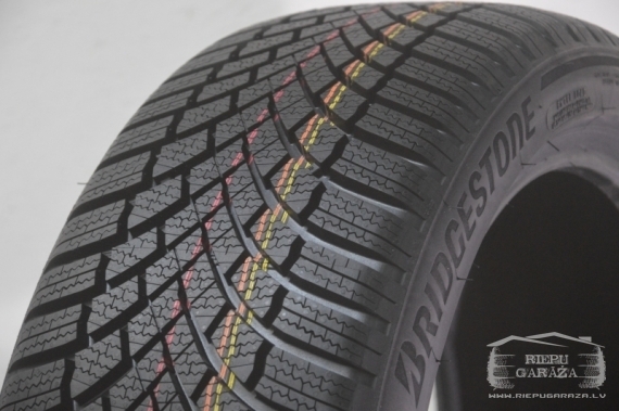 Зимние шины 205/50 R17 Bridgestone Blizzak LM005