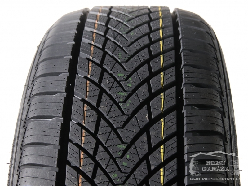 All season tyres 225/60 R16 Tracmax AS01 A/STracSaver