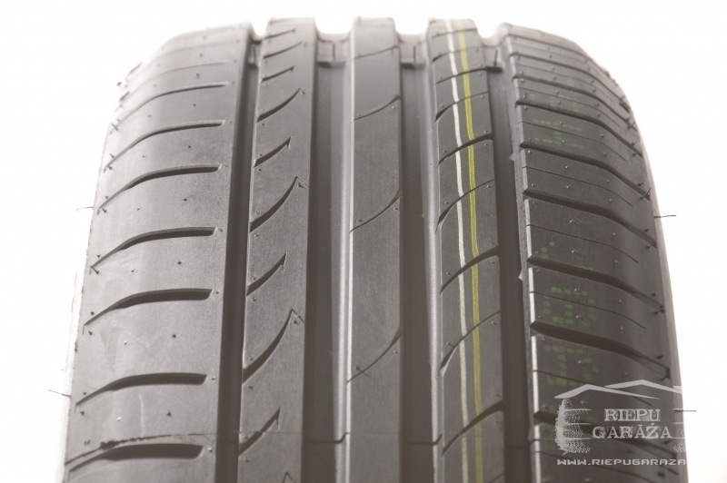 Vasaras riepas 225/35 R19 Tracmax X-PRIVILO TX3