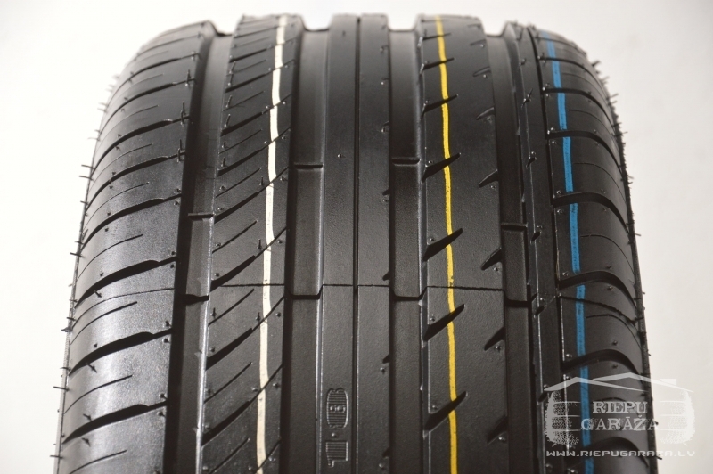 Vasaras riepas 245/45 R19 Sunfull SF-888